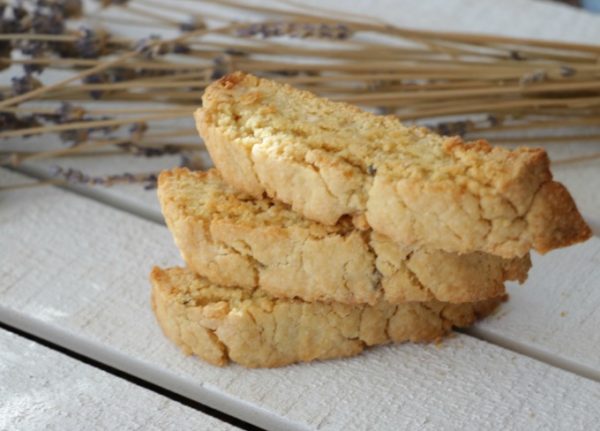 Lavender White Chocolate Biscotti - https://veggingonthemountain.com/